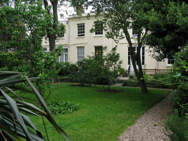 Temple Lodge Club, London, United Kingdom | VeggieHotels
